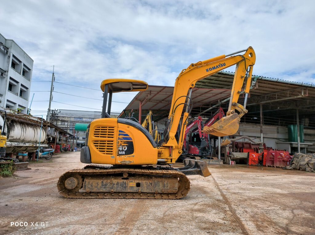 รถขุดมือสอง KOMATSU รุ่น PC40MR-2 ขนาด 4 ตัน [No.127] - บจก. จันทบุรี ...