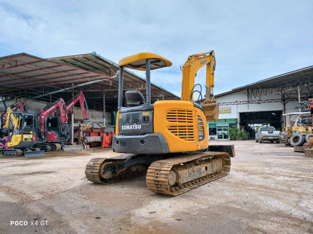 รถขุดมือสอง KOMATSU รุ่น PC40MR-2 ขนาด 4 ตัน [No.127] - บจก. จันทบุรี ...